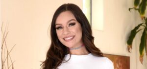 (2023) April Olsen wiki/Bio, Age, Height, Net Worth